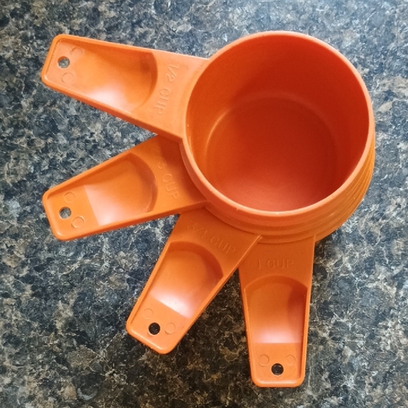 Tupperware | Kitchen | Vintage Tupperware Measuring Cups Set Of 4 ...